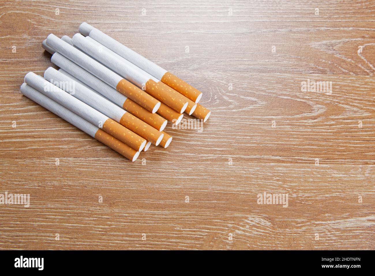 Cigarettes horizontal hi-res stock photography and images - Alamy