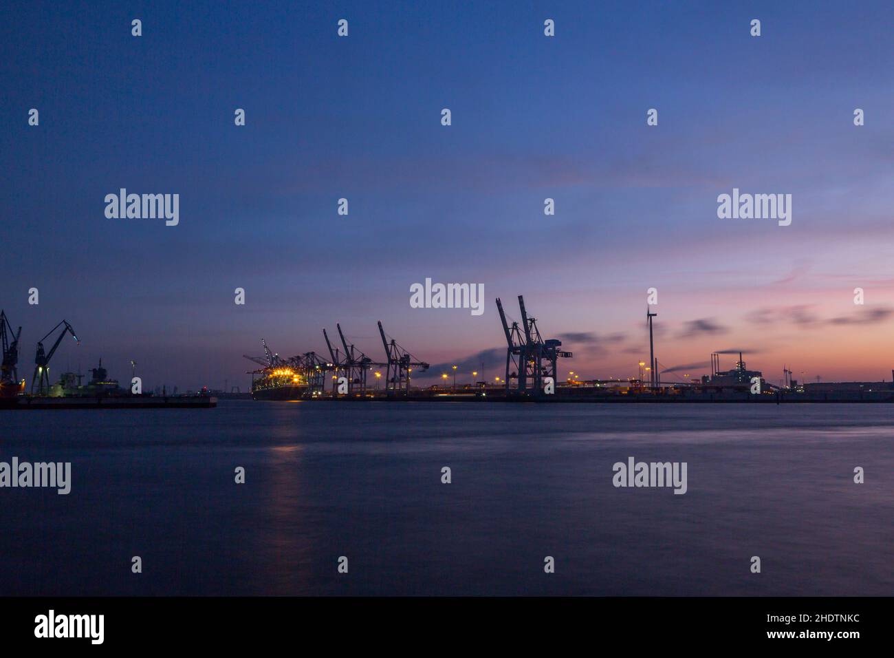 elbe river, container port, elbe rivers, container ports Stock Photo ...