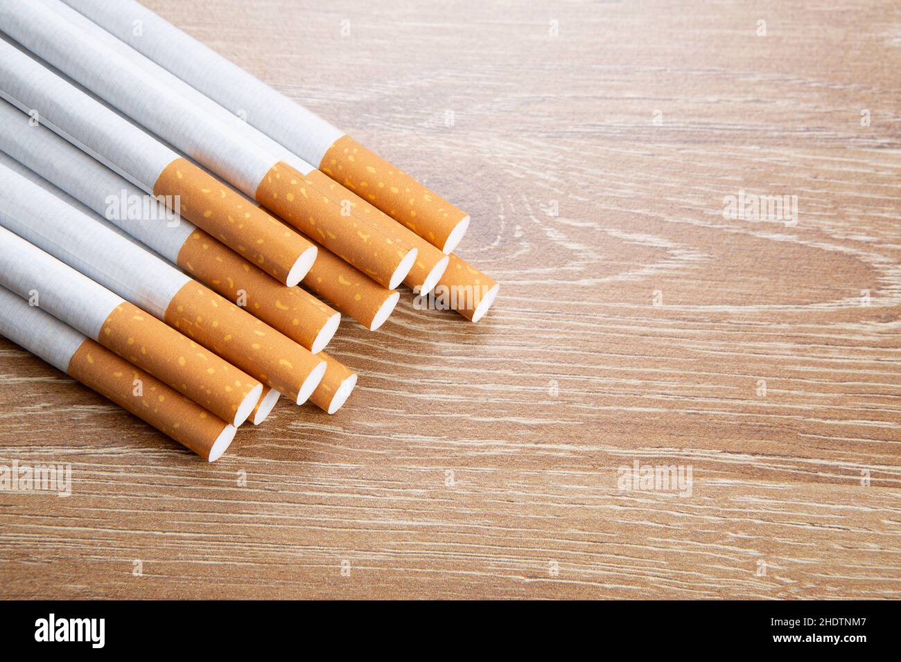 Cigarettes horizontal hi-res stock photography and images - Alamy
