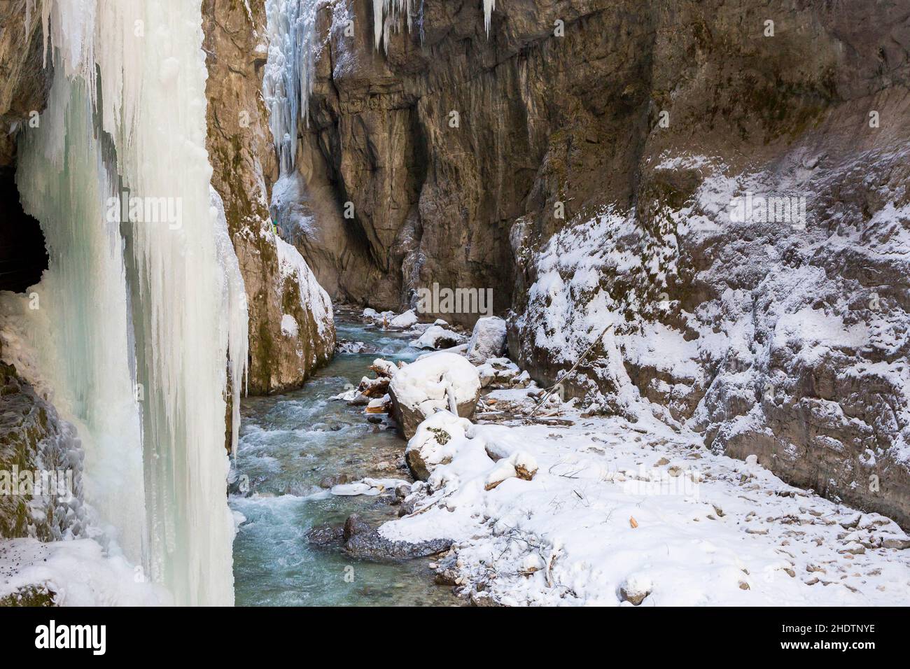 Partnachklamm and frozen hi-res stock photography and images - Alamy