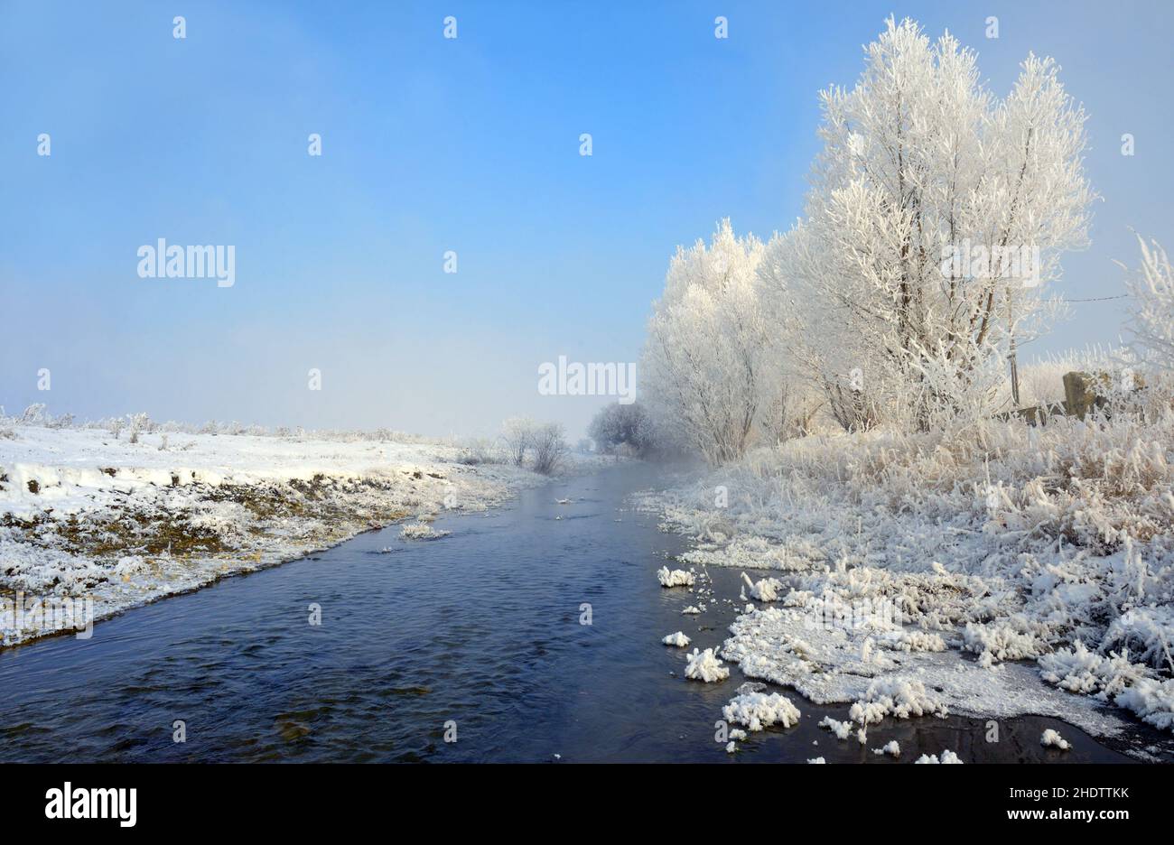 Rivers and sky landscapes hi-res stock photography and images - Alamy