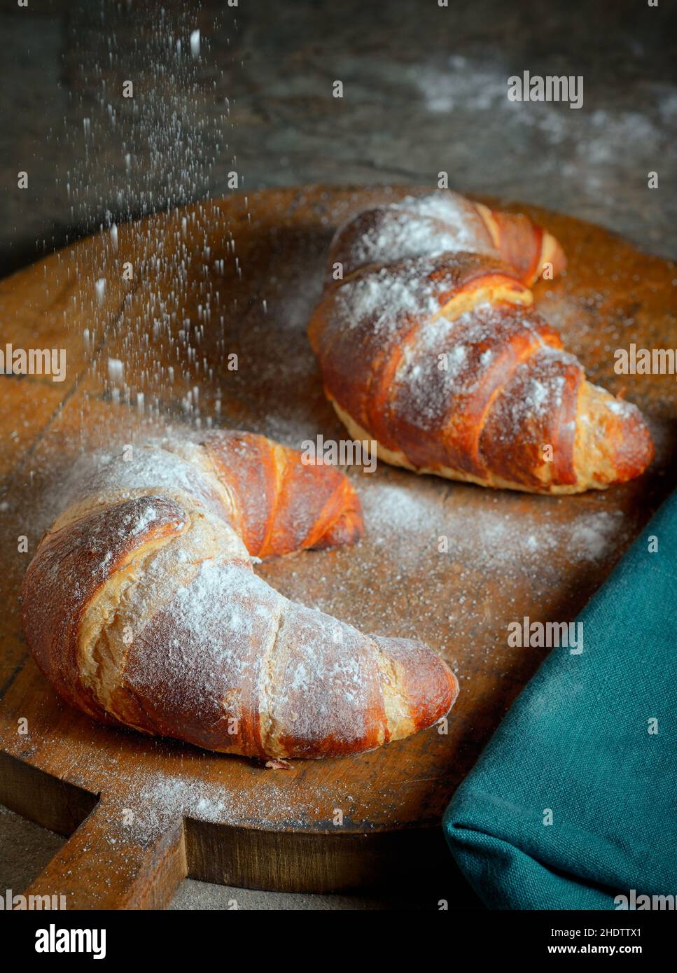 croissant, powdered sugar, sprinkle, croissants, powdered sugars ...