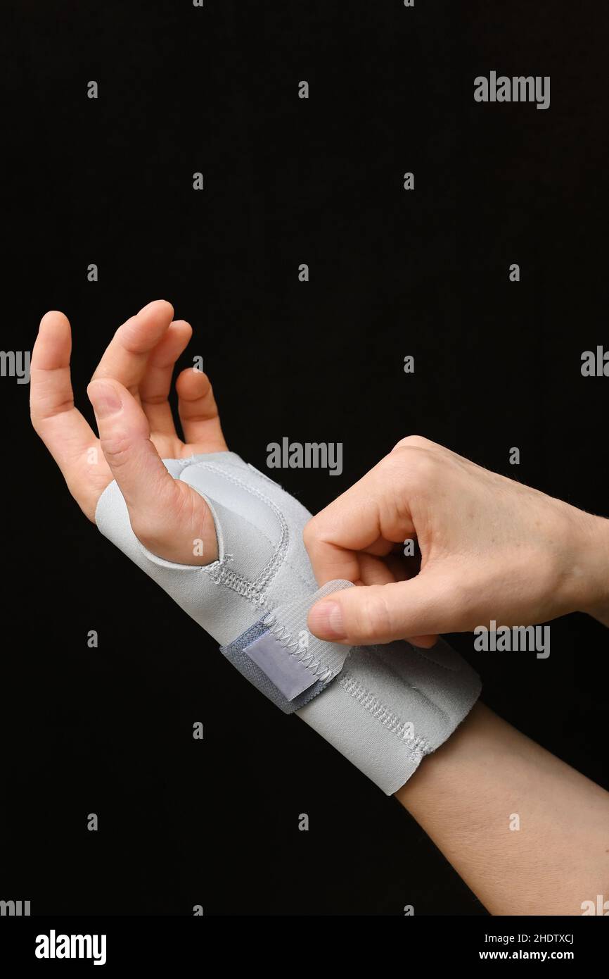 wrist splint, compression bandage Stock Photo - Alamy