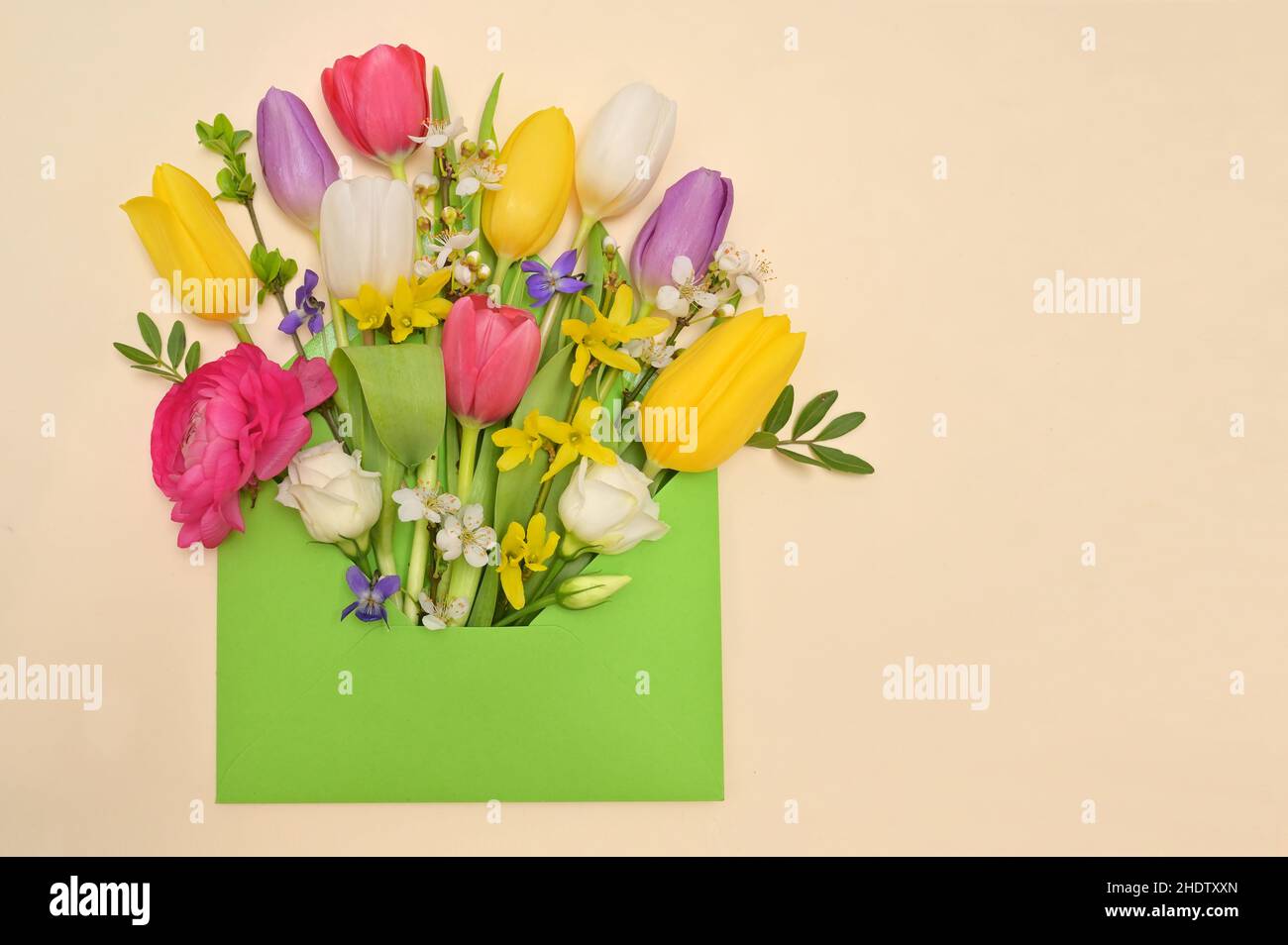 Delivering bouquets hi-res stock photography and images - Alamy