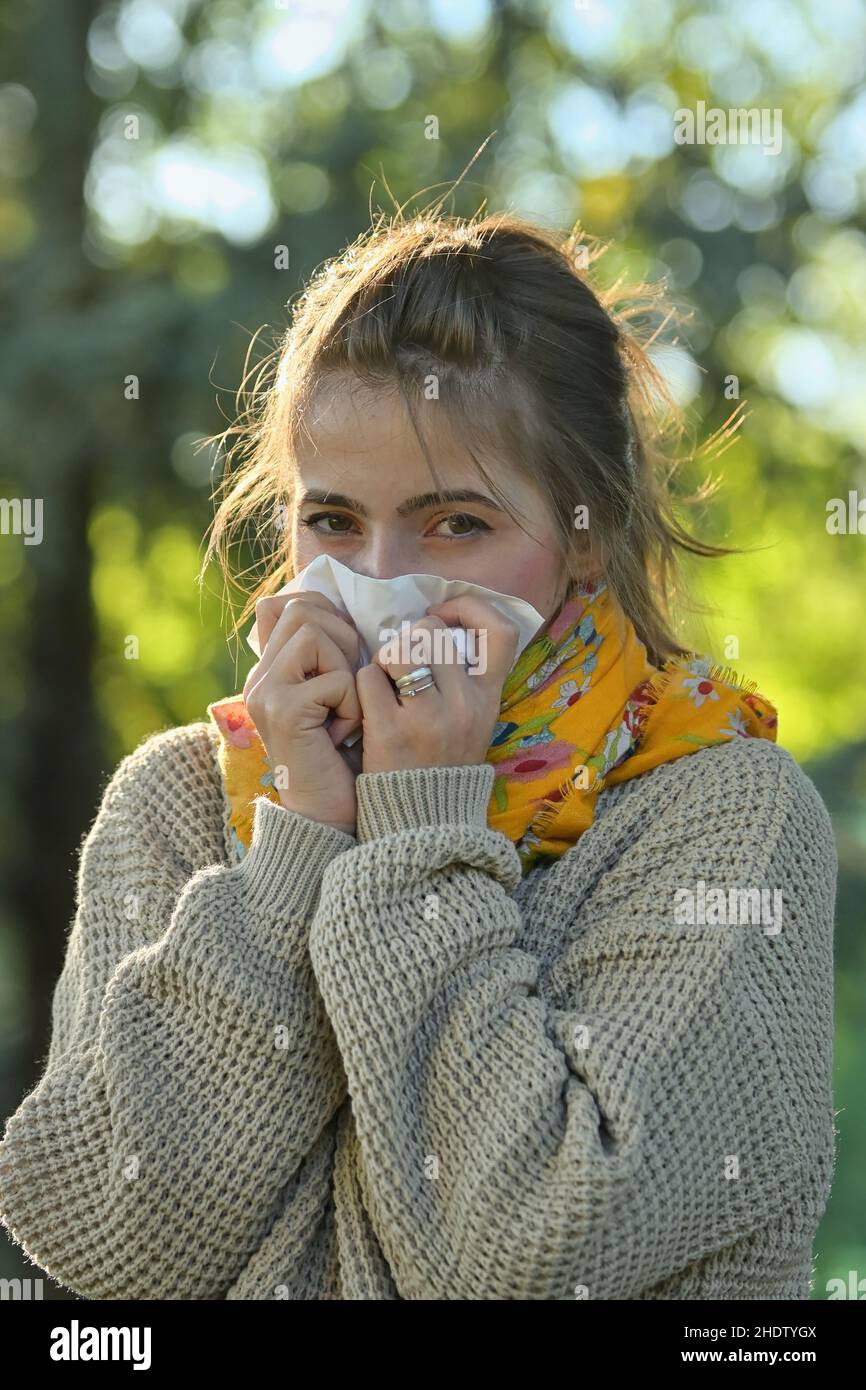 cold virus, flu, blow nose, influenza, blow noses Stock Photo - Alamy