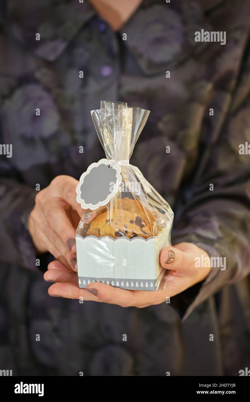 cookies, giving, cookie, give Stock Photo - Alamy