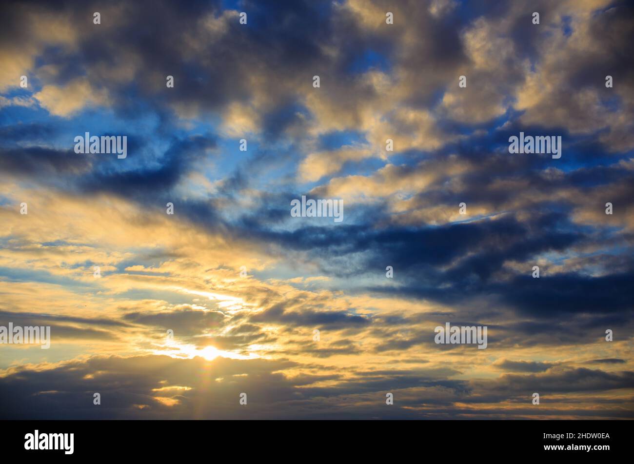 Overcasts hi-res stock photography and images - Alamy