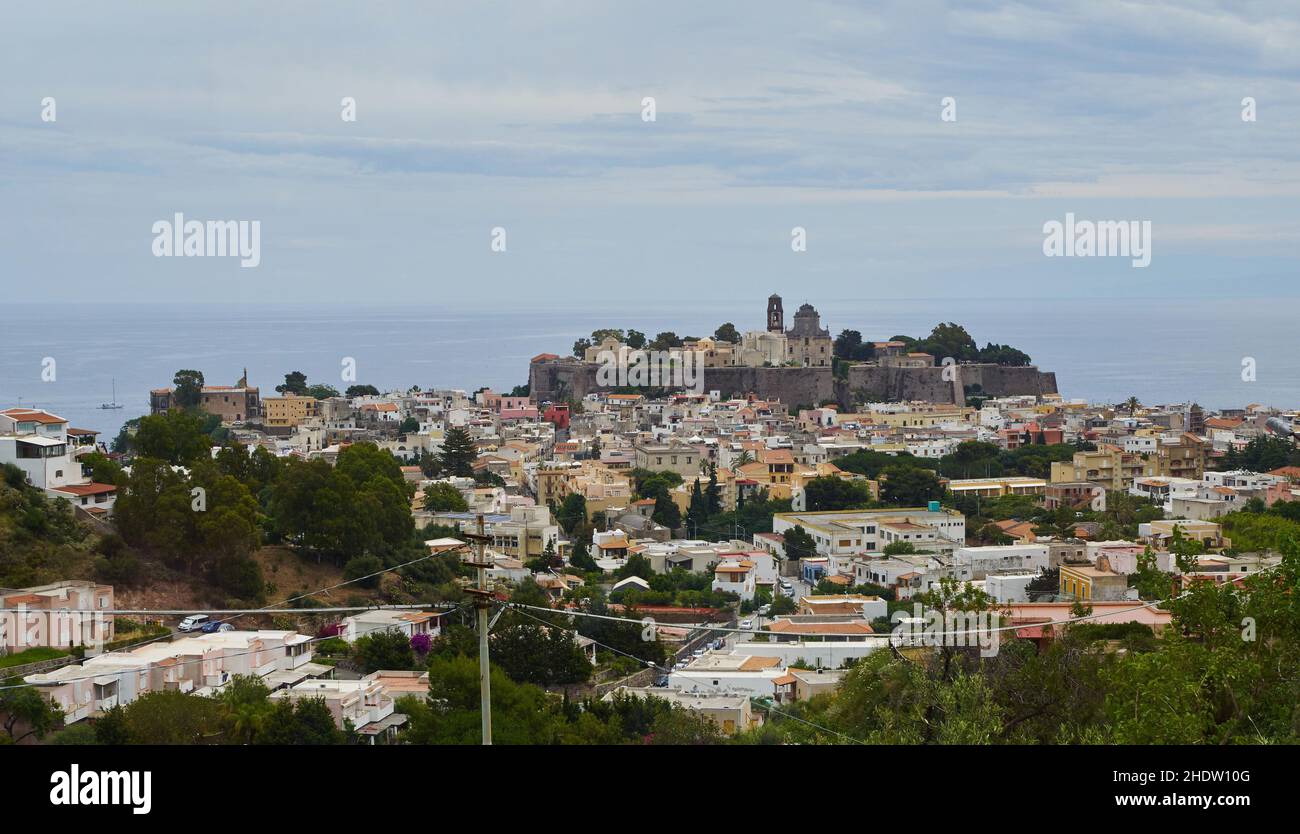 old town, sicily, lipari, old towns, sicilies, liparis Stock Photo - Alamy