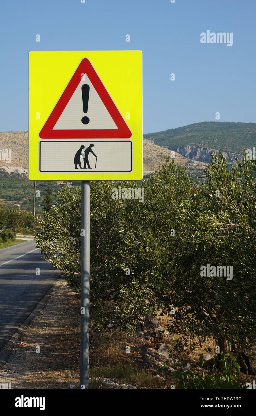 traffic sign, seniors, road sign, road signs, traffic signs, elderly ...