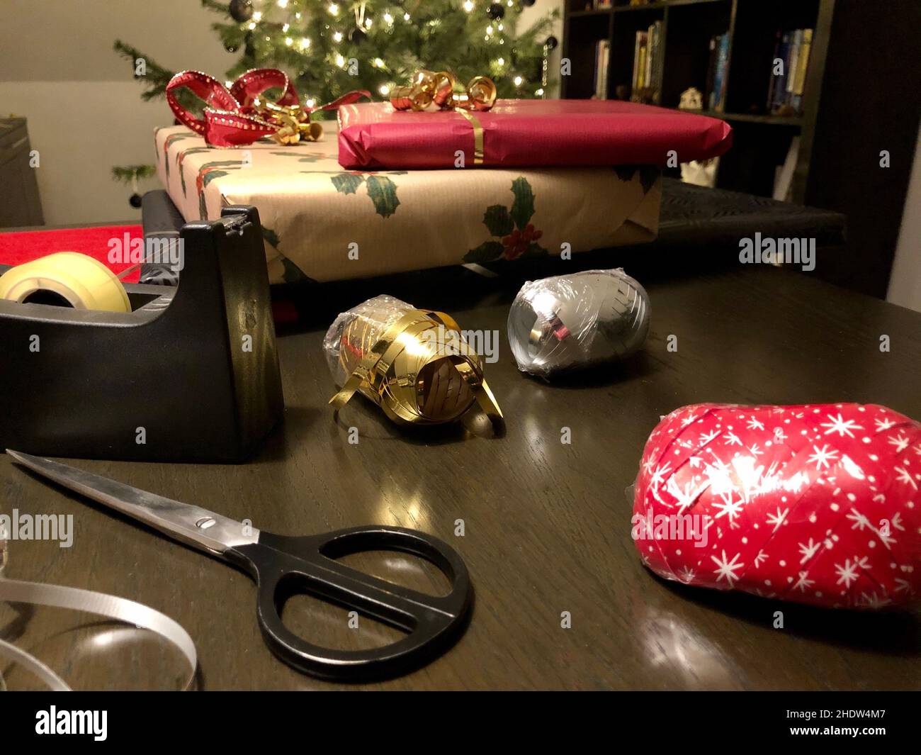 christmas present, packing, christmas gift, christmas presents Stock ...