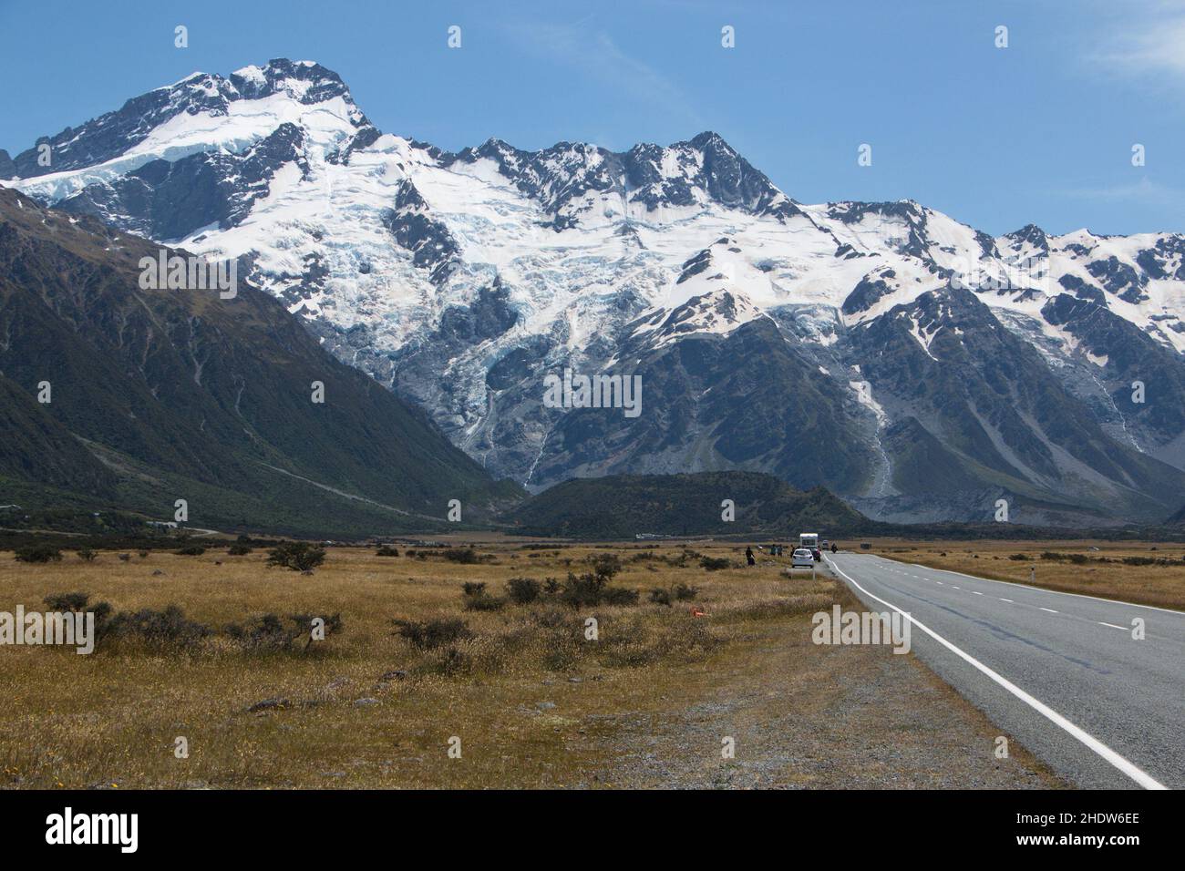 Landscape at the road to Mount Cook Village in Mount Cook National Park ...