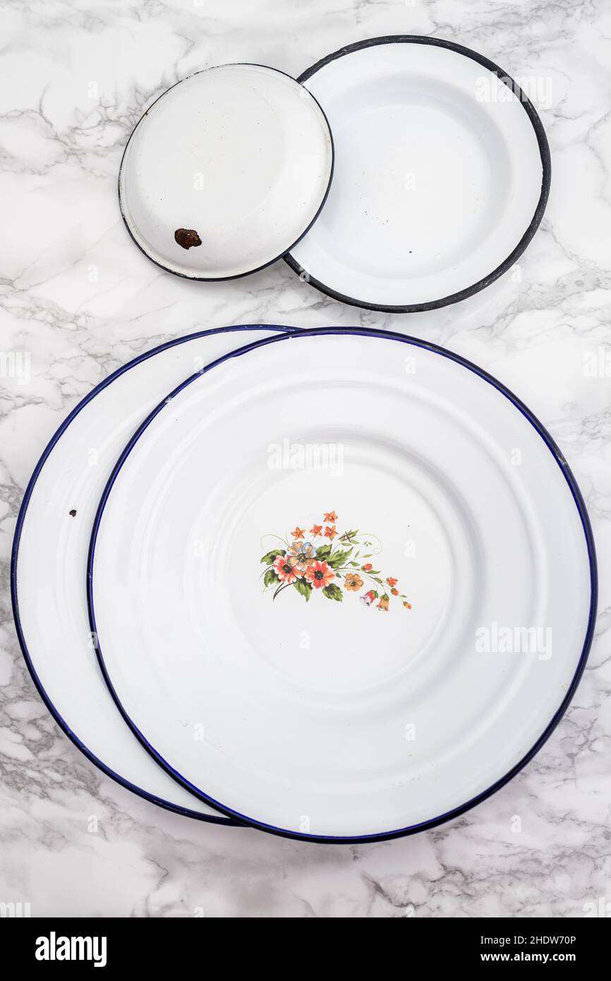 Enamel plates hi-res stock photography and images - Alamy