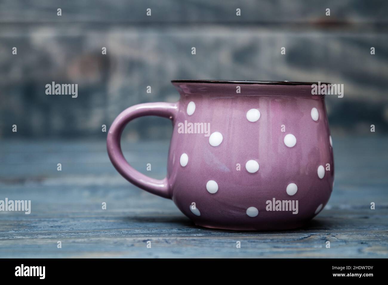 Spotted tea cups hi-res stock photography and images - Alamy