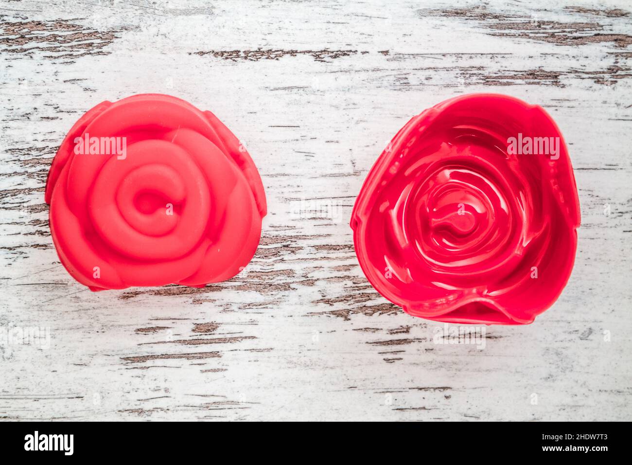 Tin rose hi-res stock photography and images - Alamy