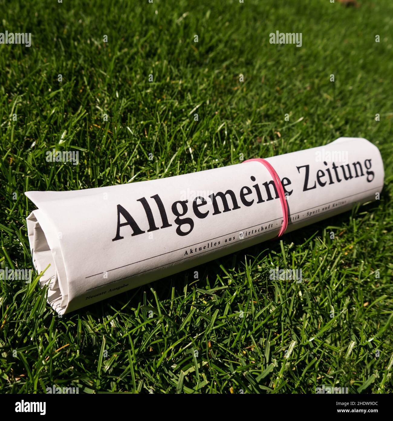 Newspaper squares hi-res stock photography and images - Alamy