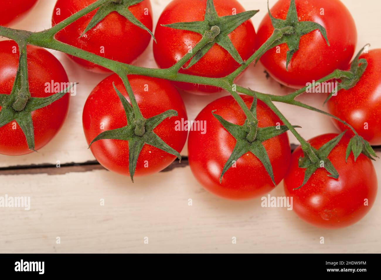 tomatoes, vine tomato, tomato, vine tomatos Stock Photo - Alamy