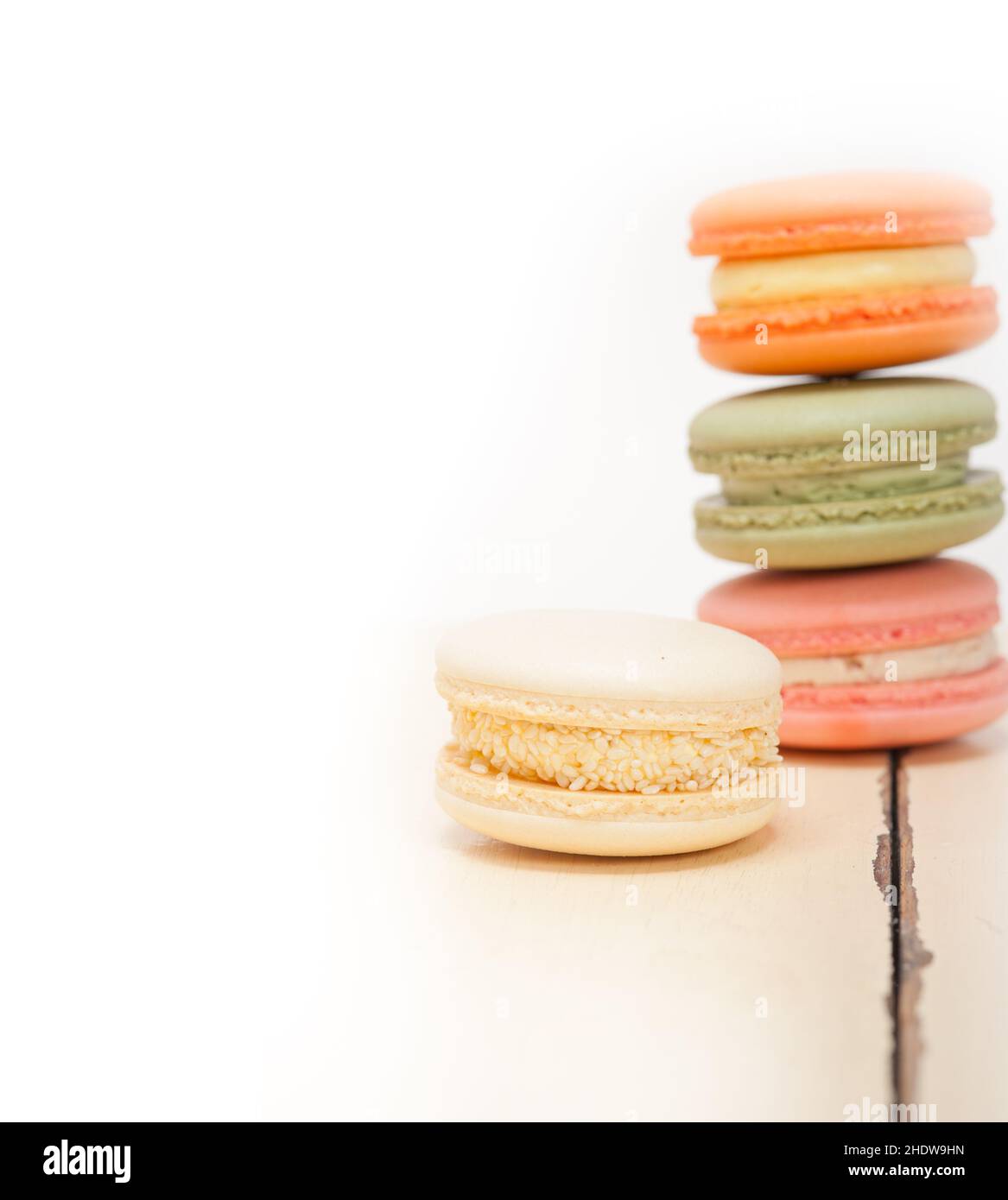 Cream macaroon hi-res stock photography and images - Alamy