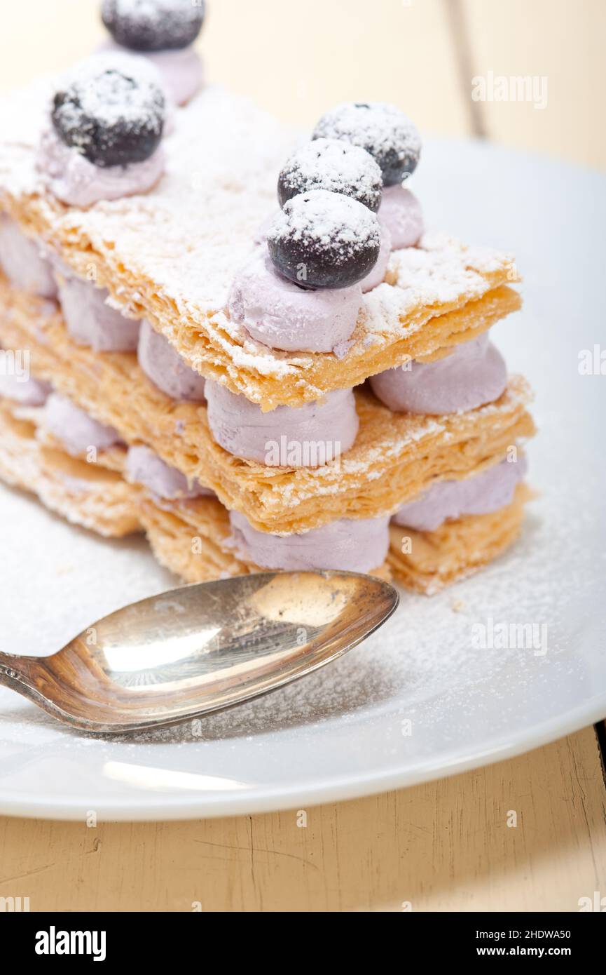 cake, custard slice, cakes, cream slice, mille-feuille, napoleon ...