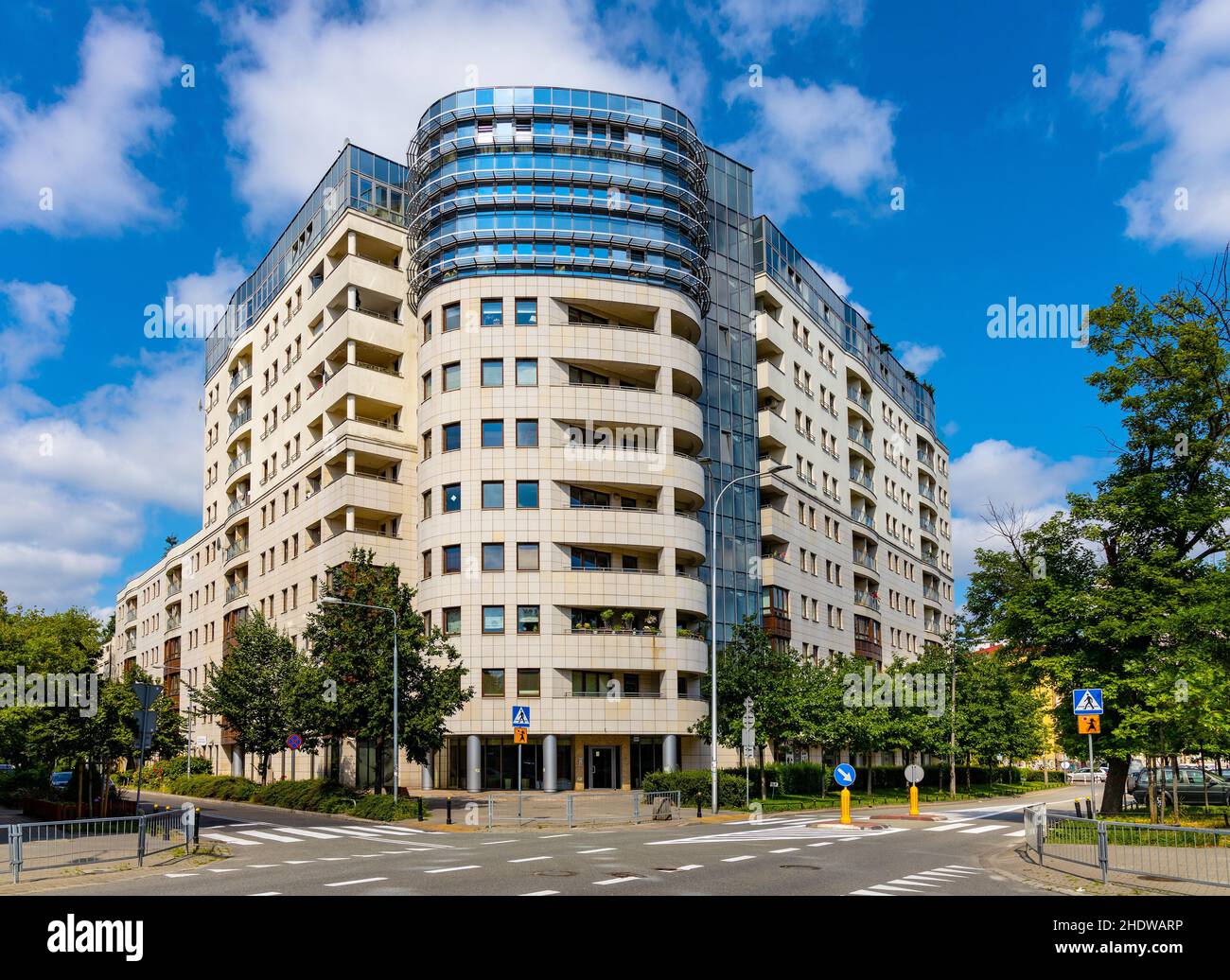 Warsaw, Poland - July 11, 2021: Modern prestigious residential plaza ...