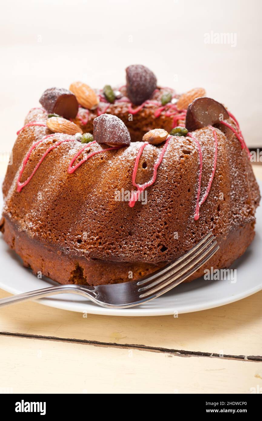 nut cake, ring cake, nut cakes Stock Photo - Alamy