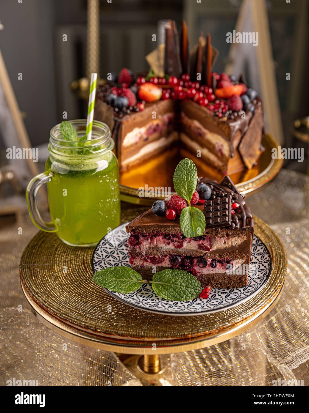 Lemonade cake hi-res stock photography and images - Alamy