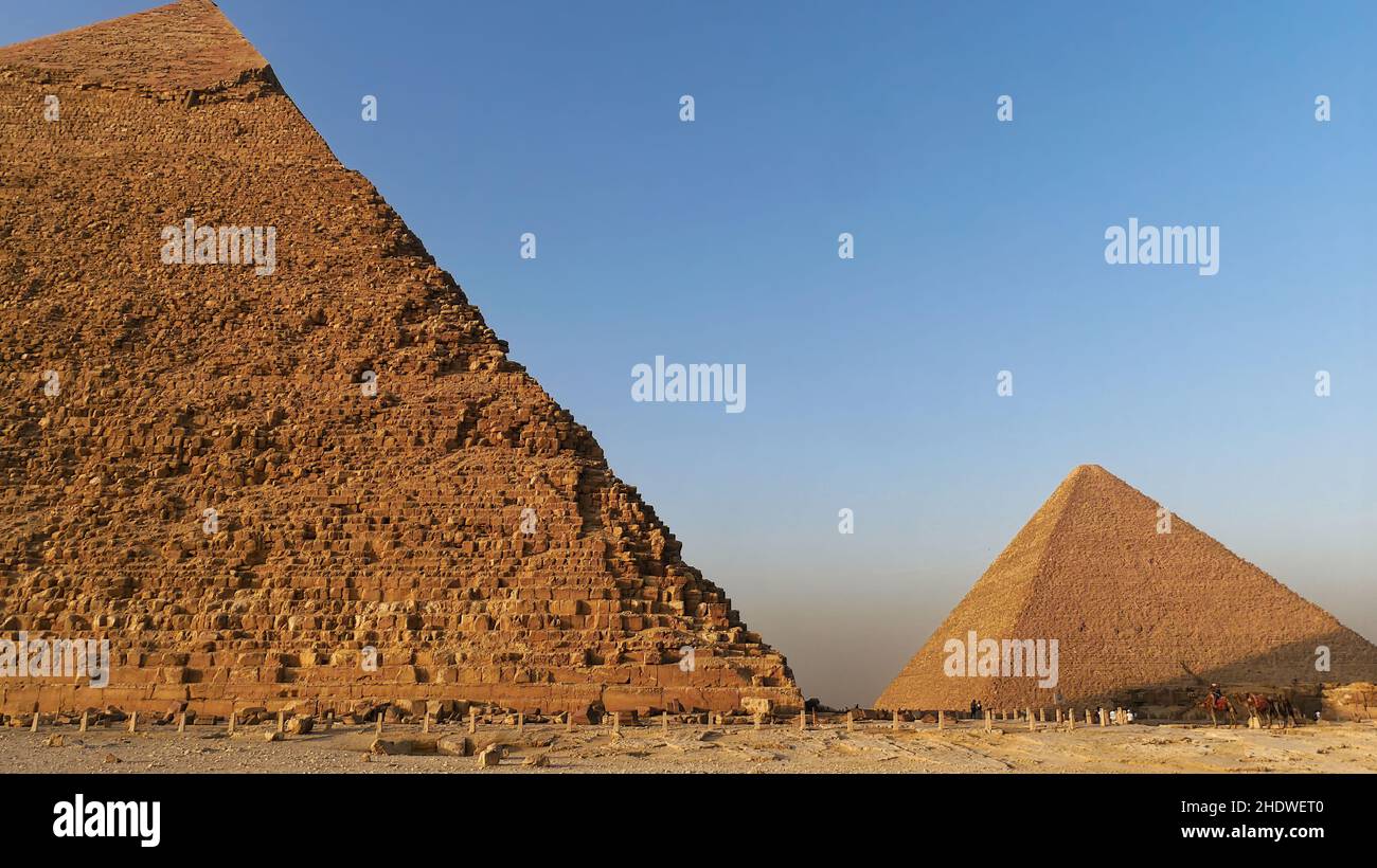 View of the Great Pyramids of Giza in Egypt Stock Photo - Alamy