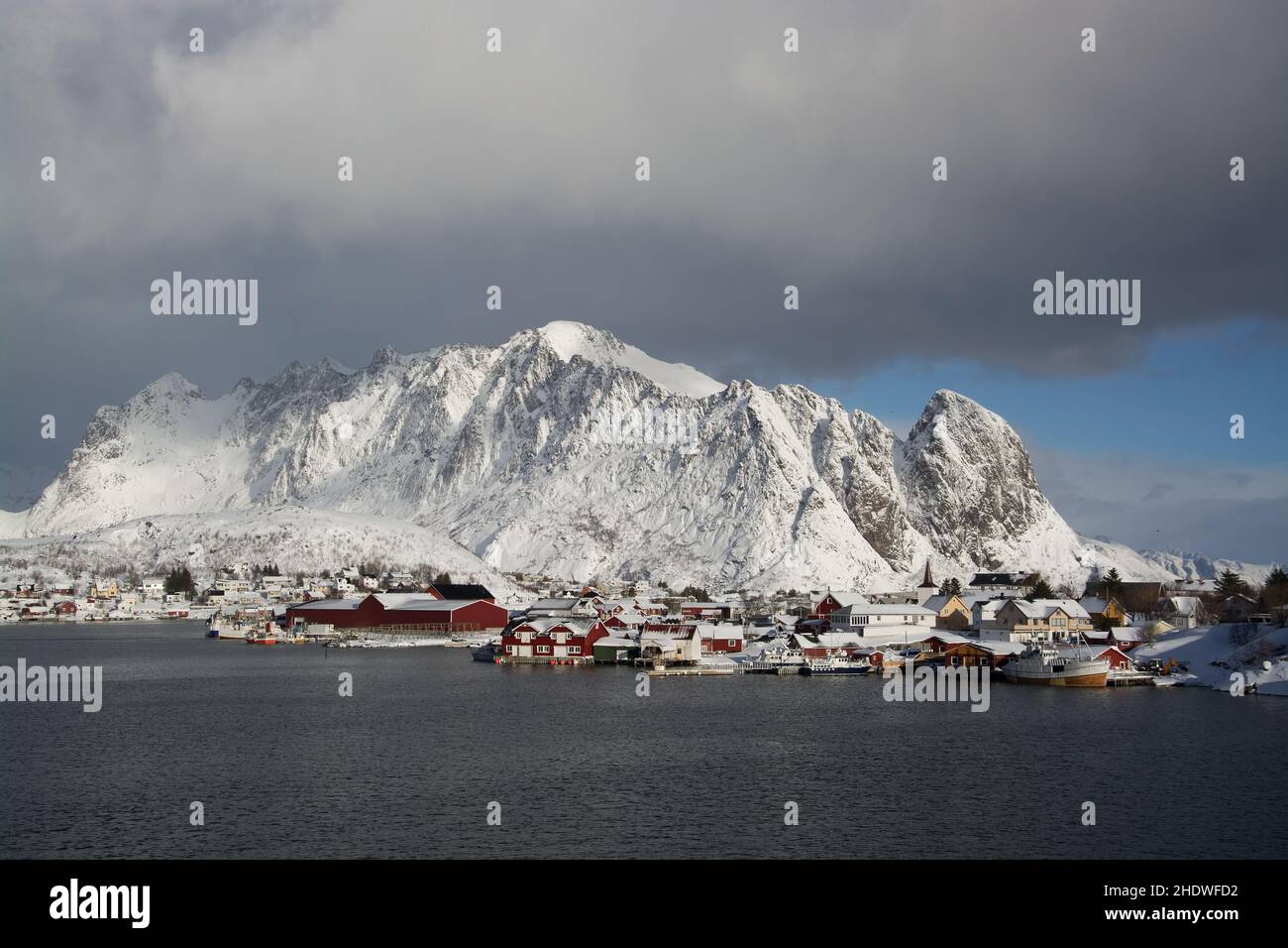 lofoten, reine, moskenesoya, lofotens, reines Stock Photo - Alamy