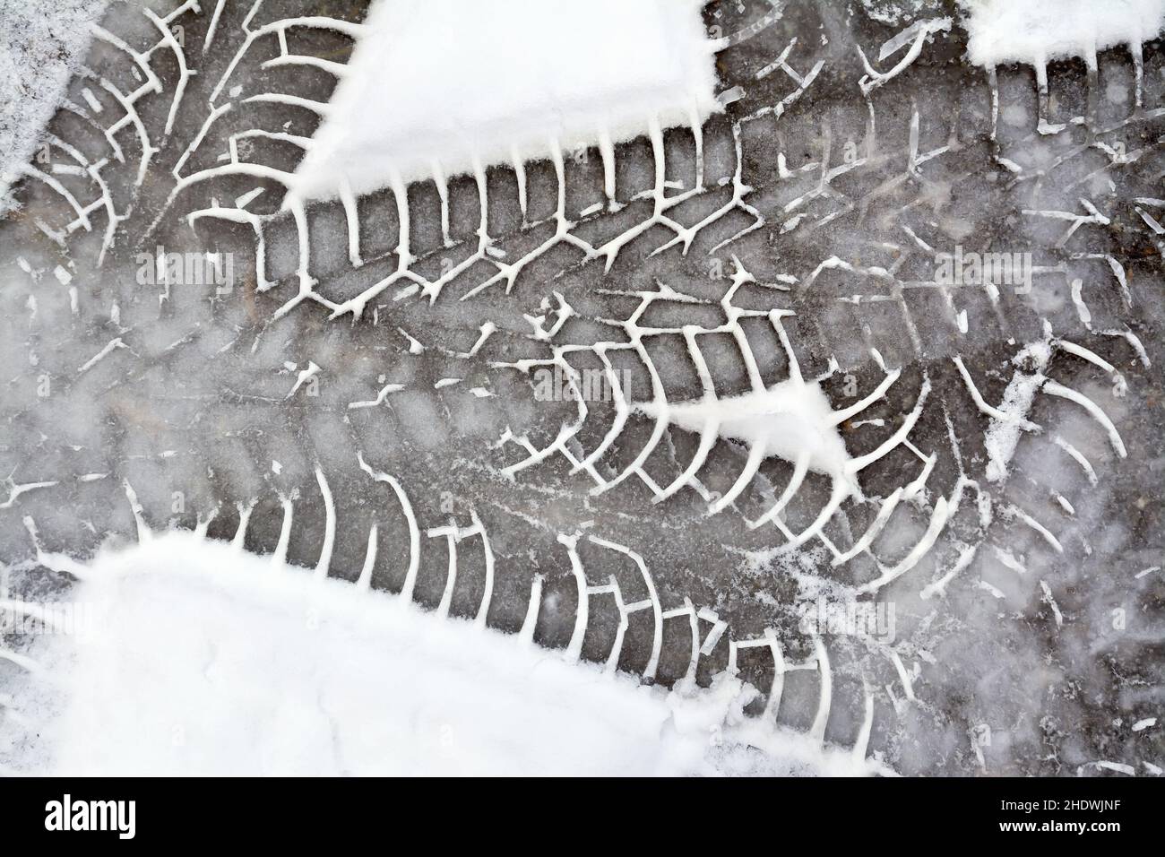 Tire tracks snow wheels hi-res stock photography and images - Alamy