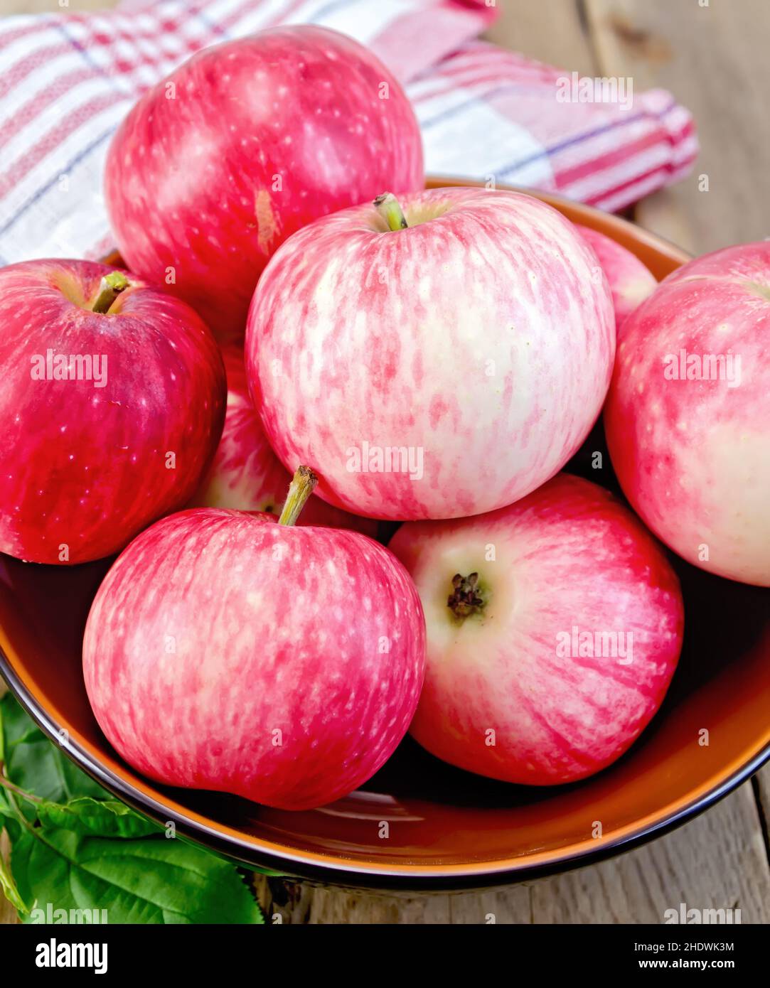 apple, fruit plate, apples, fruit plates Stock Photo - Alamy