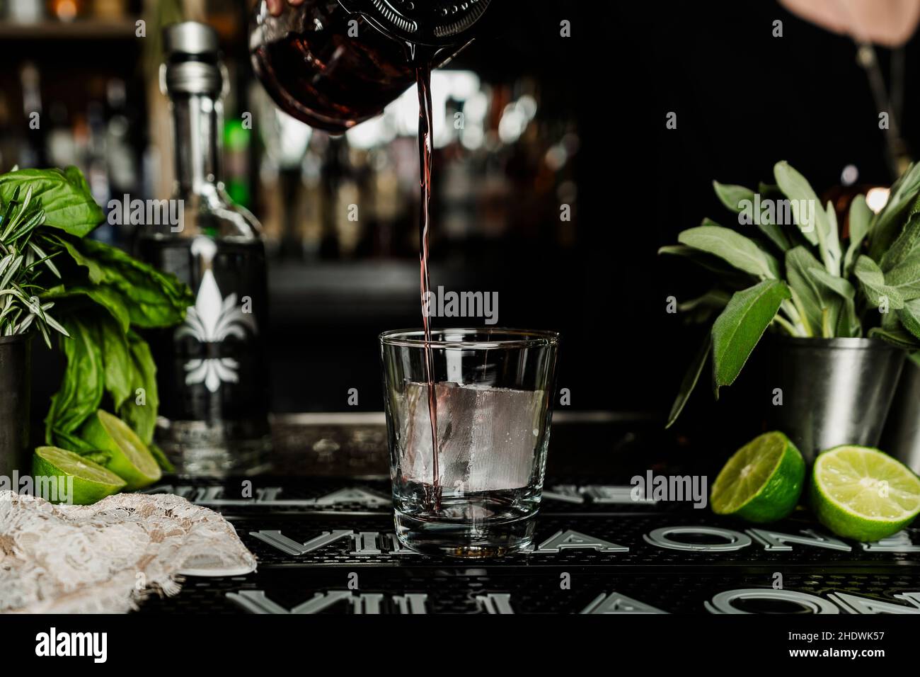 High end cocktail hi-res stock photography and images - Alamy