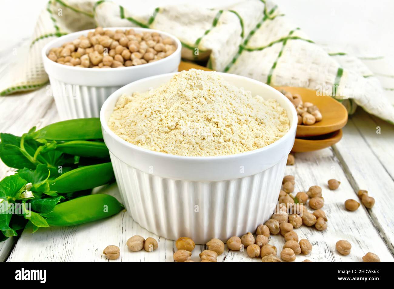 chickpea flour, chick-peas Stock Photo - Alamy