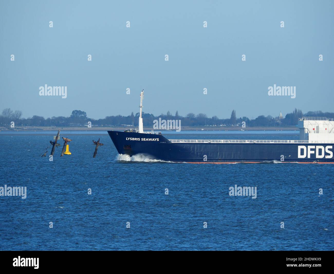 Sheerness, Kent, UK. 7th Jan, 2022. The masts of historic WW2 shipwreck ...