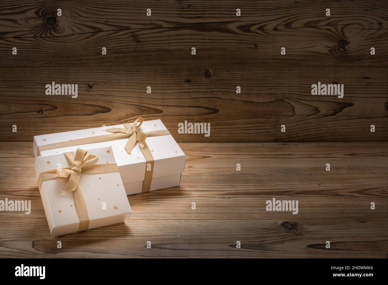 Present object objects hi-res stock photography and images - Alamy