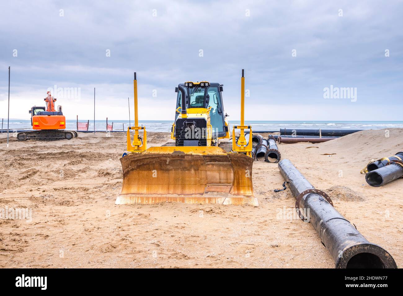 bulldozer, pipeline, bulldozers, pipelines Stock Photo - Alamy
