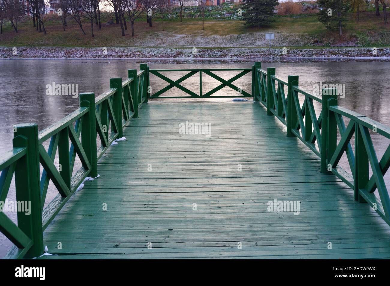 Small pier hi-res stock photography and images - Alamy