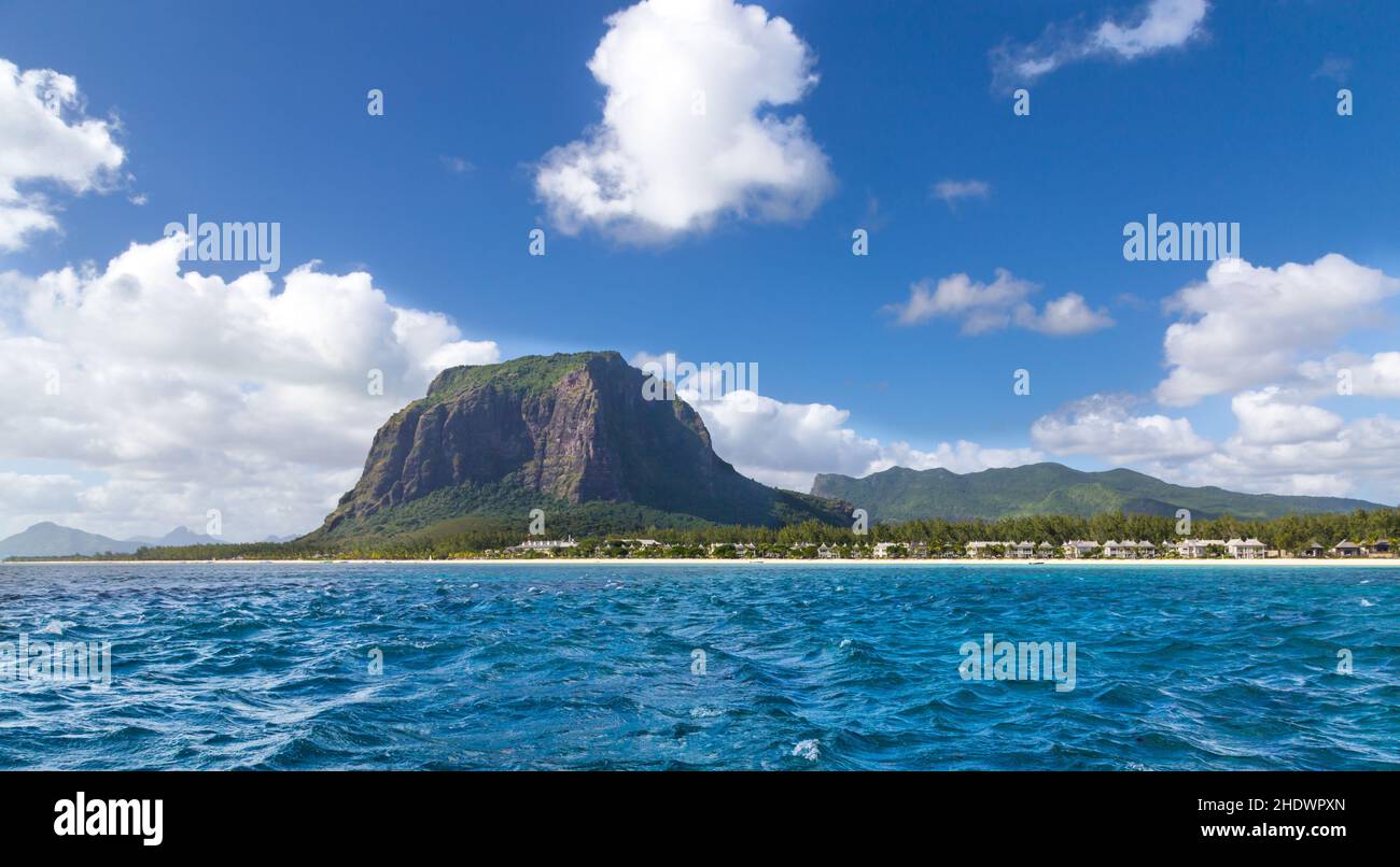 Mauritius le morne brabant mountain hi-res stock photography and images ...