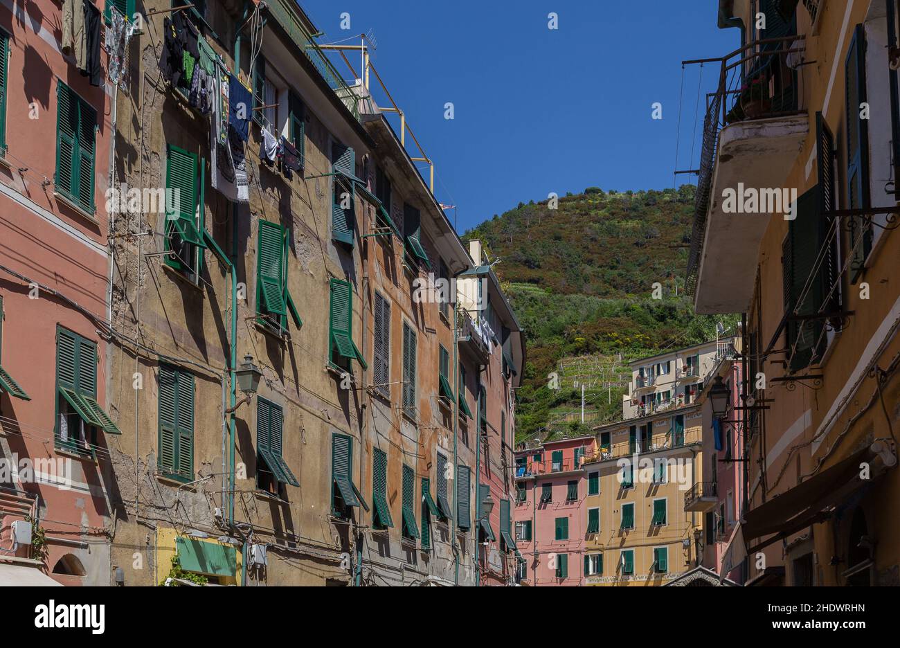 Vernazzas hi-res stock photography and images - Alamy