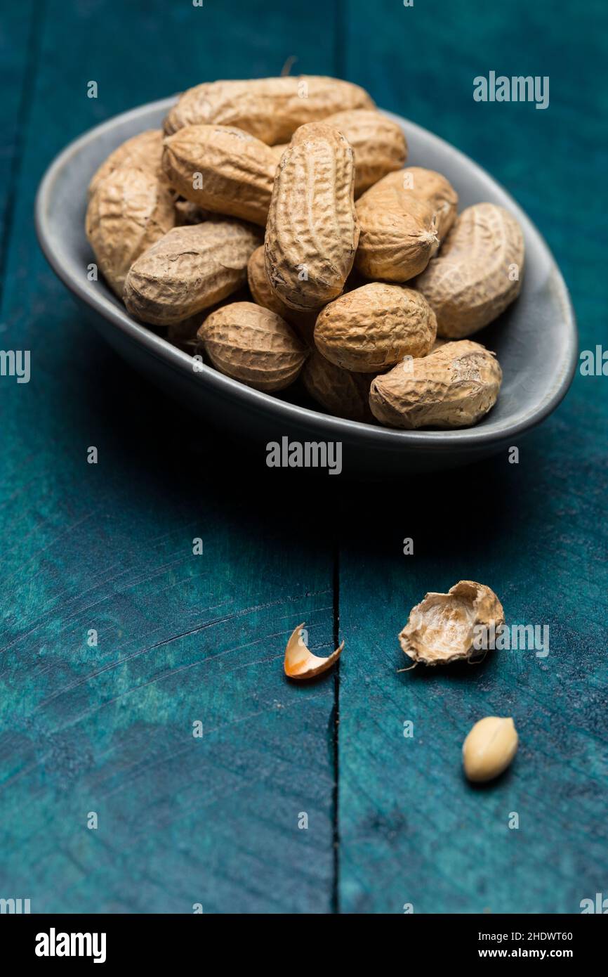 Cracked peanuts hi-res stock photography and images - Alamy