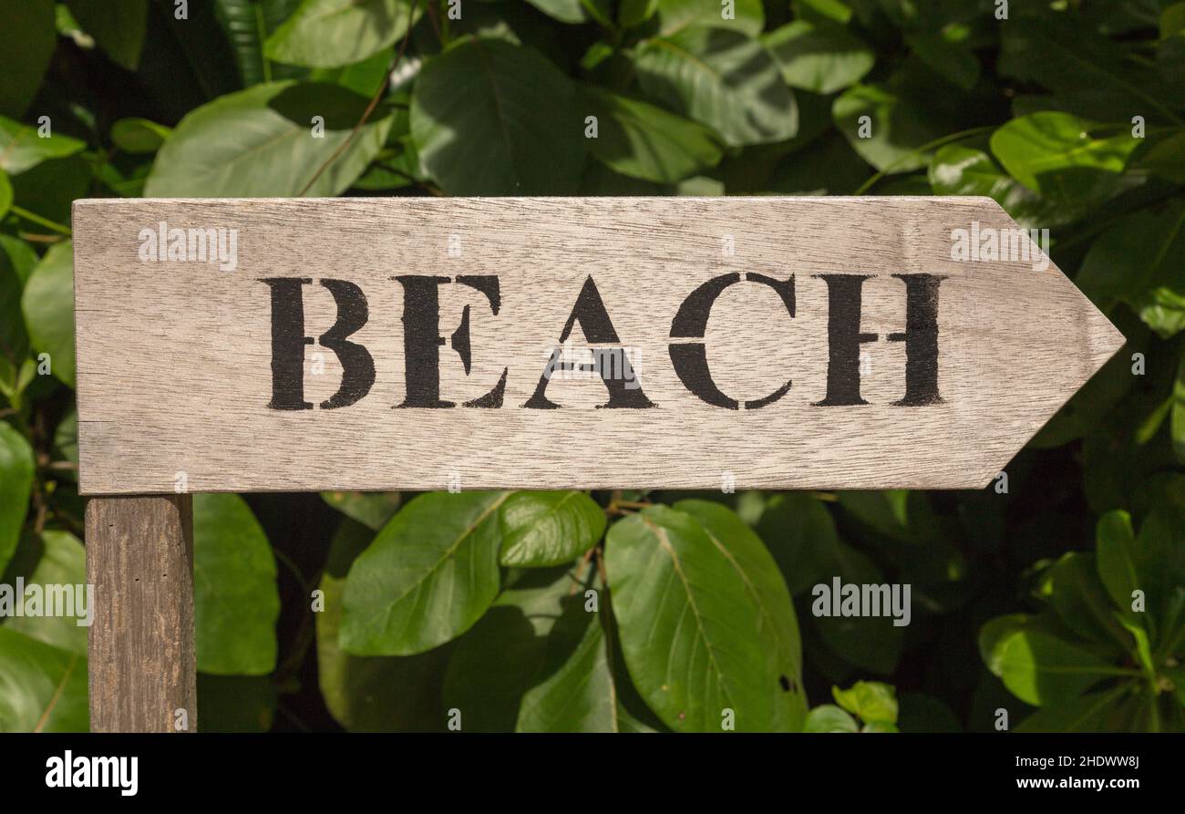 footpath sign, beach, footpath signs, beaches, seaside Stock Photo - Alamy
