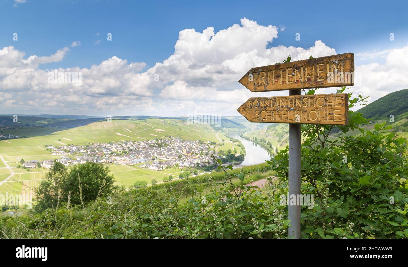 footpath sign, trittenheim, footpath signs Stock Photo - Alamy