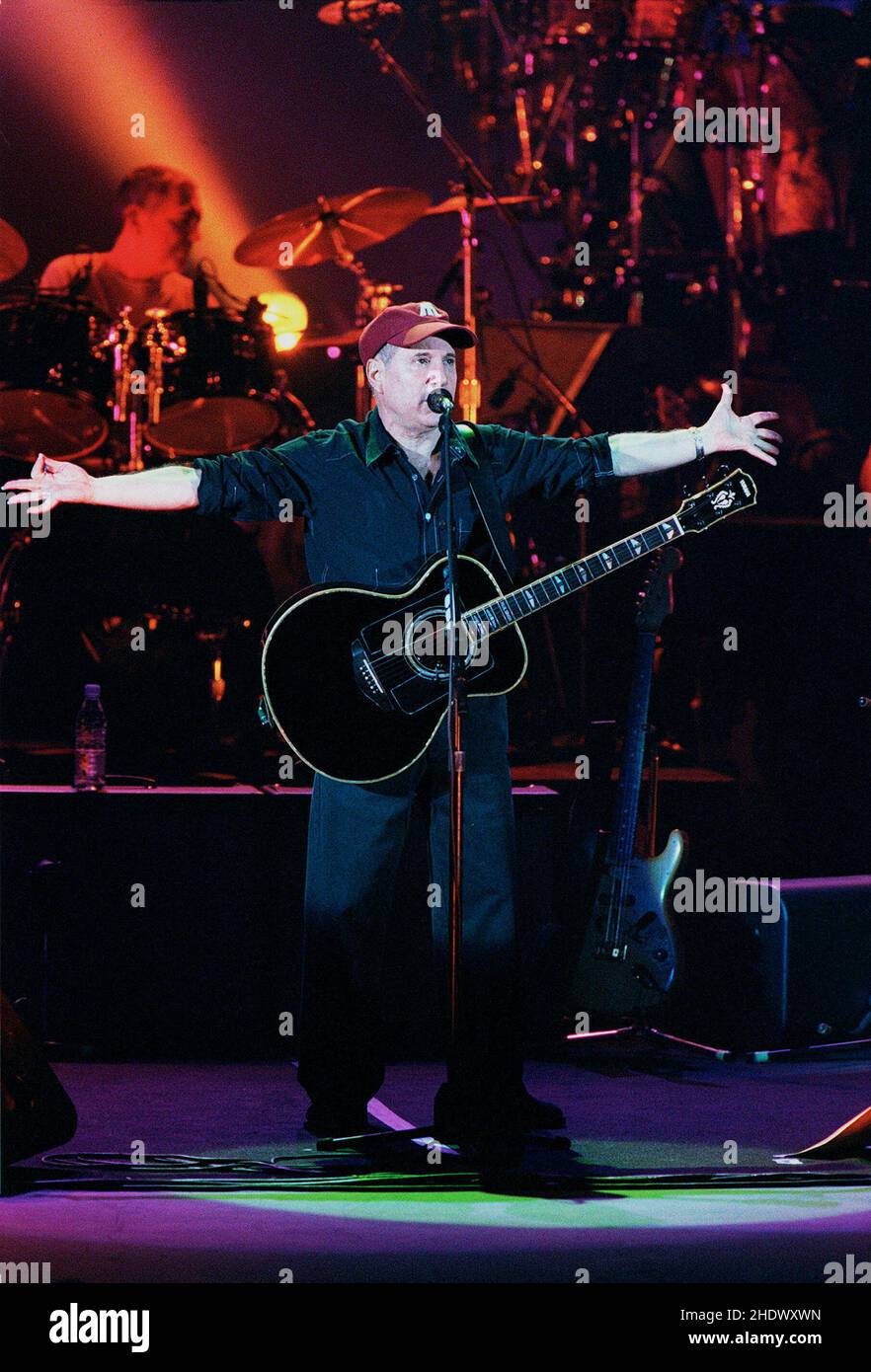 Paul Simon kicking of his UK tour at The Hammersmith Apollo in London ...