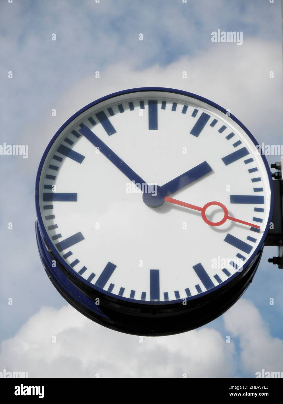 Arrival departure boards hi-res stock photography and images - Alamy