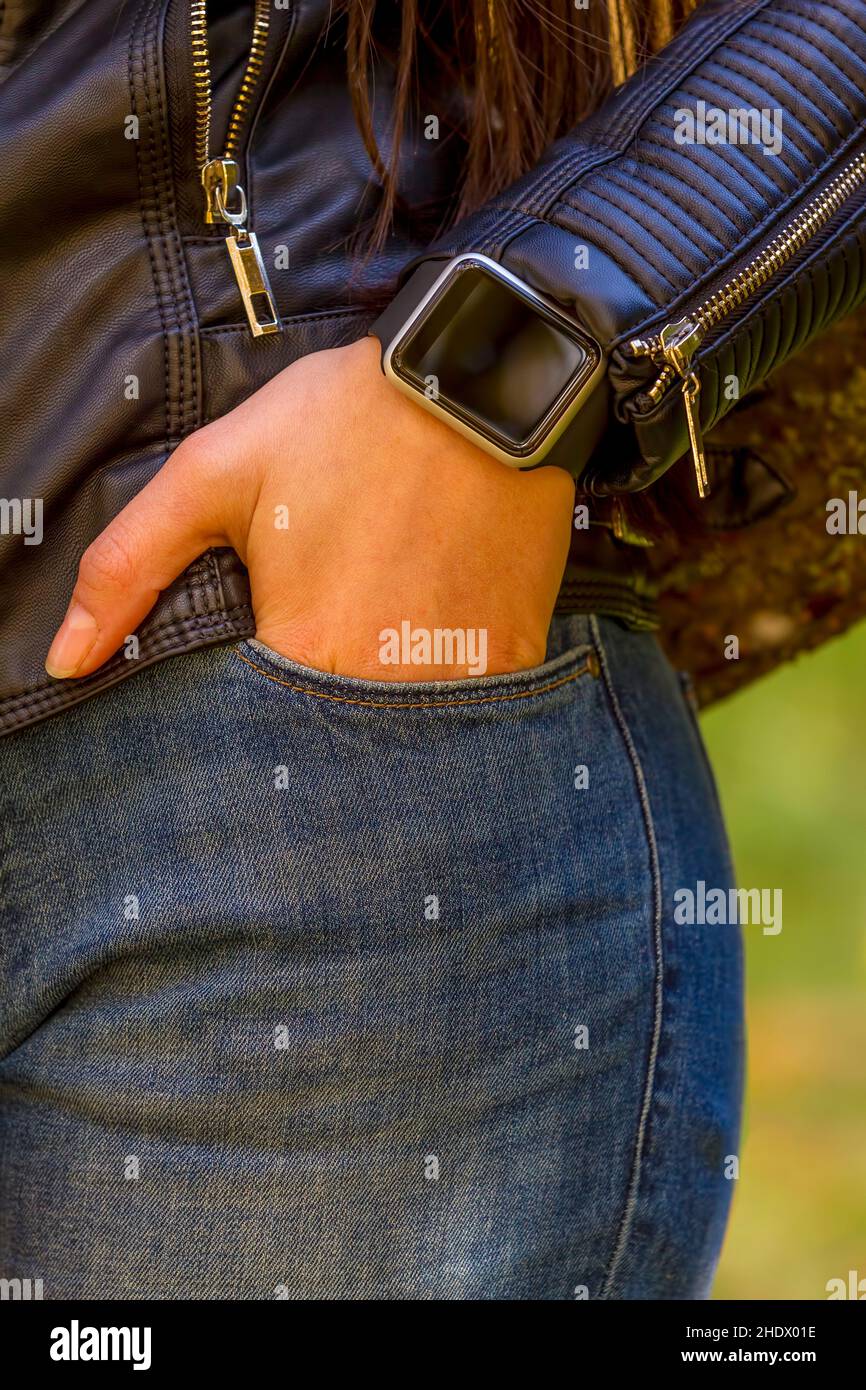 Smartwatch 1 hi-res stock photography and images - Alamy