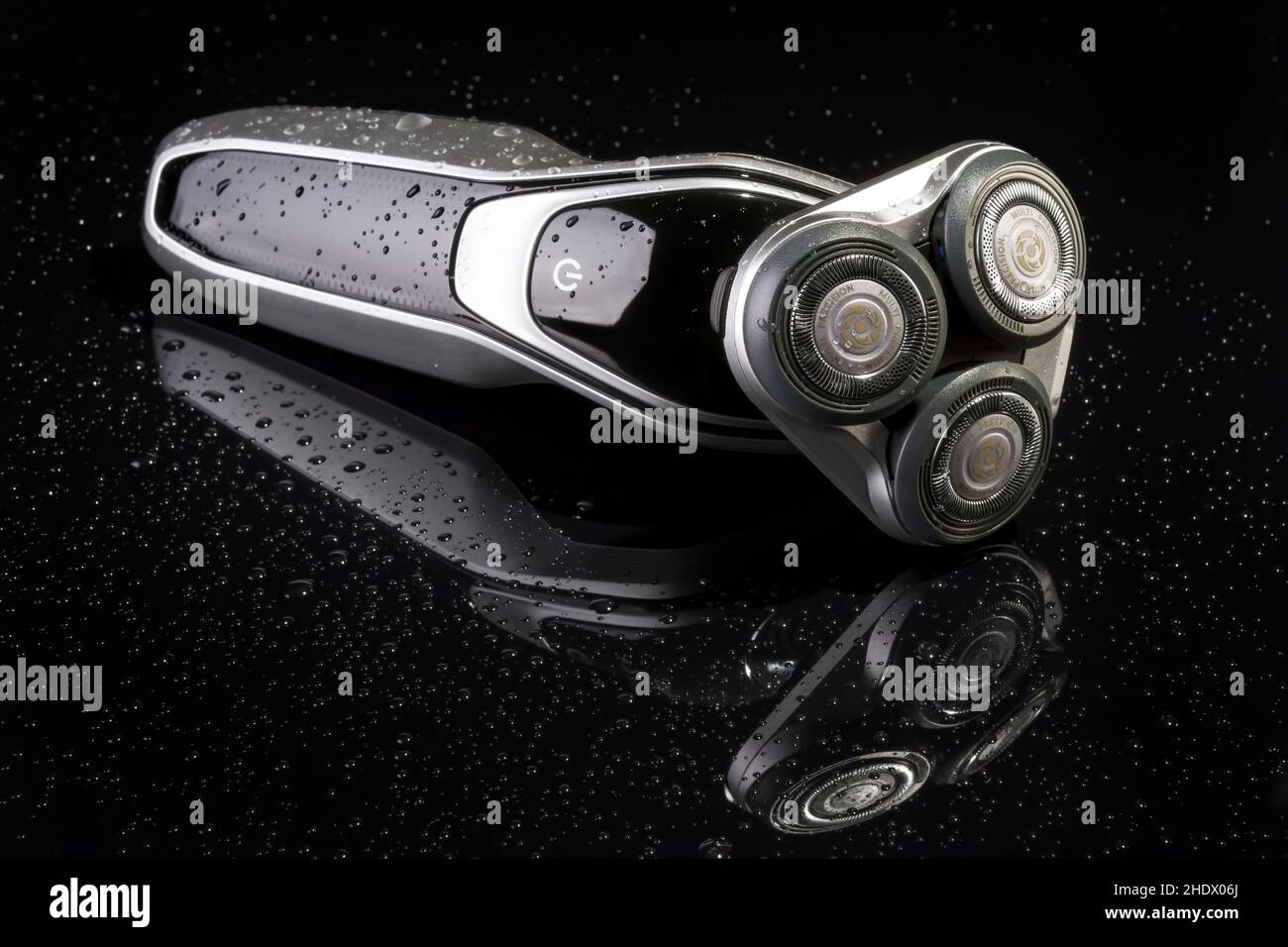 Razor technique hi-res stock photography and images - Alamy