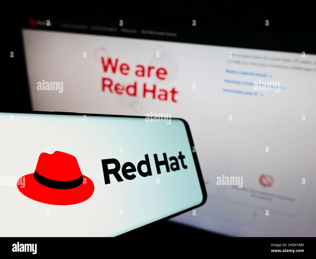 Software red hat hi-res stock photography and images - Alamy