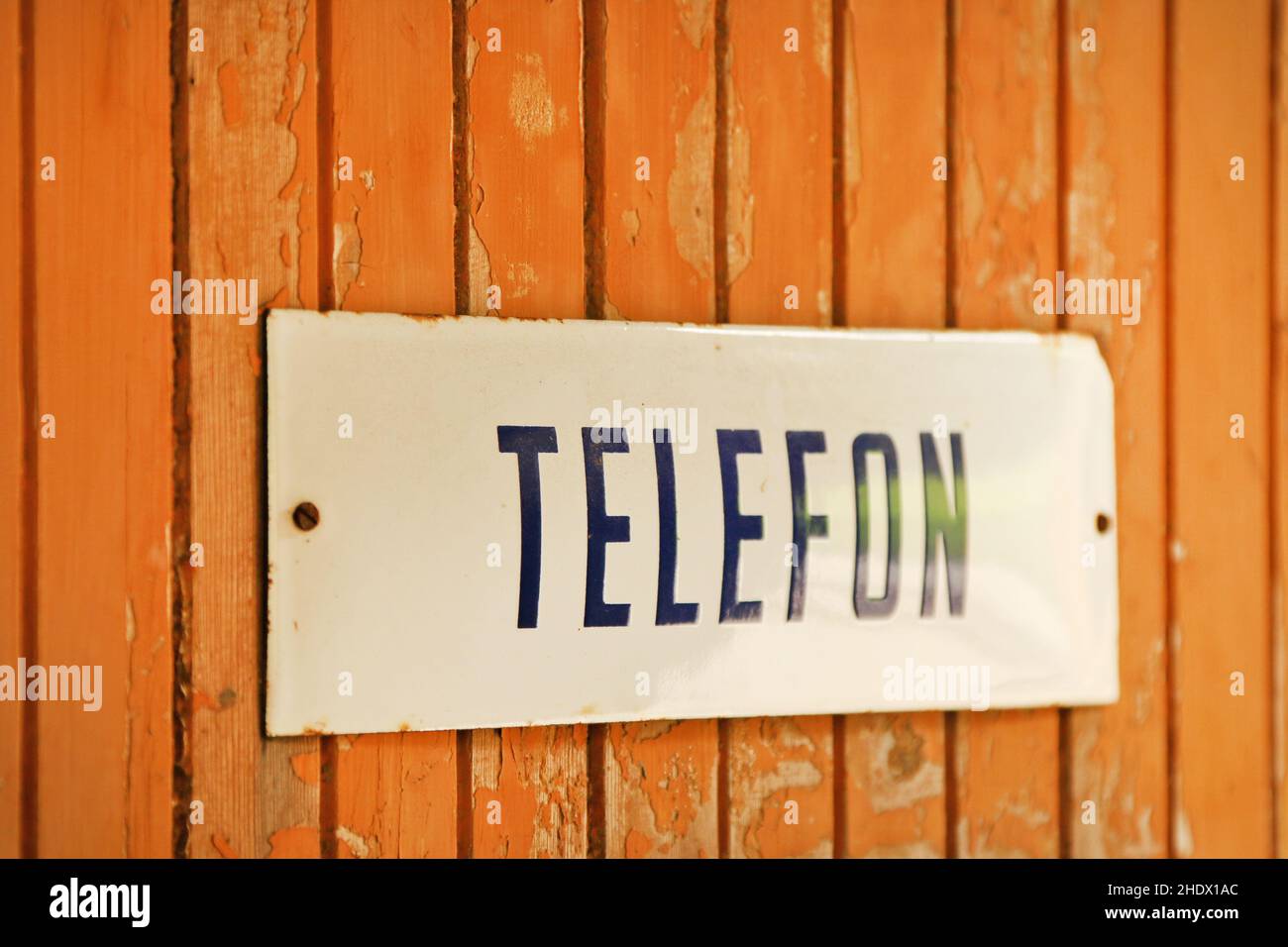 Vintage telephone sign telephone hi-res stock photography and images ...