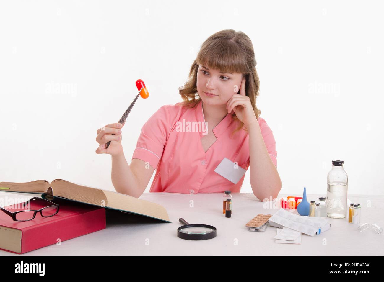 pensive, medicine, lab assistant, pharmacist, pensives, medicines, lab ...