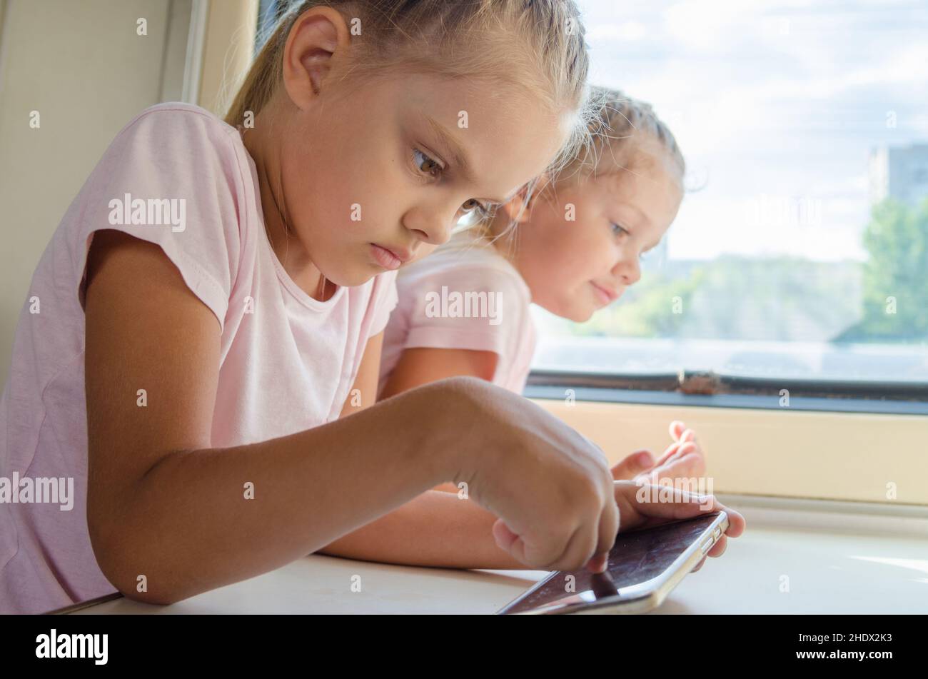 girl, smart phone, pastime, train, girls, smart phones, smartphone ...