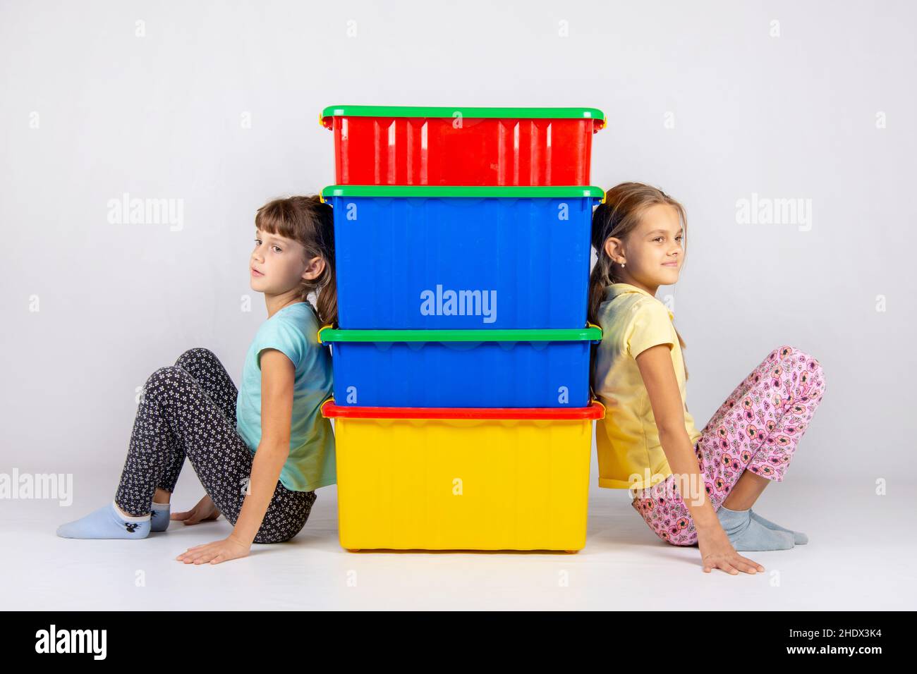 Box ajar hi-res stock photography and images - Alamy