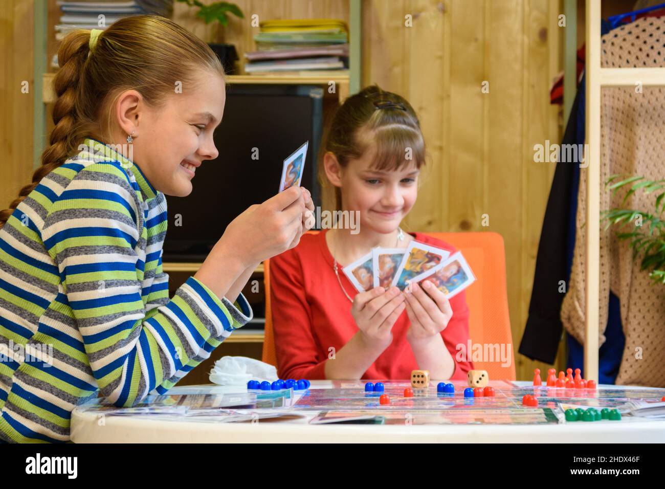 playing, board game, sisters, play, board games, sister Stock Photo - Alamy
